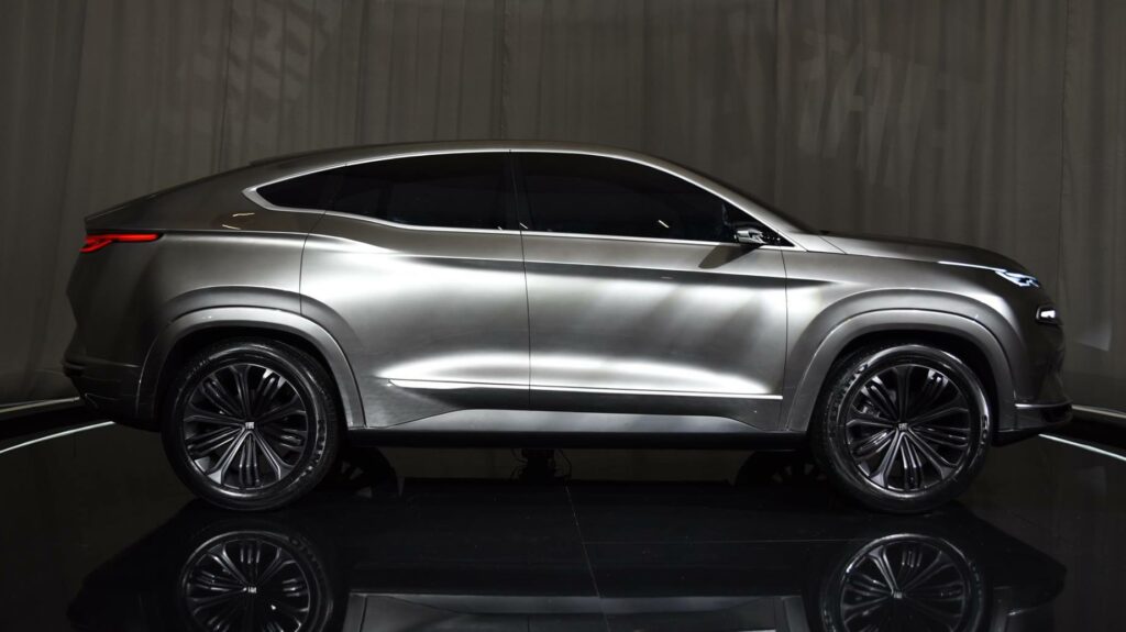 CAUGHT: 2023 Fiat Fastback (Project 376) Prototype On The Streets Of ...