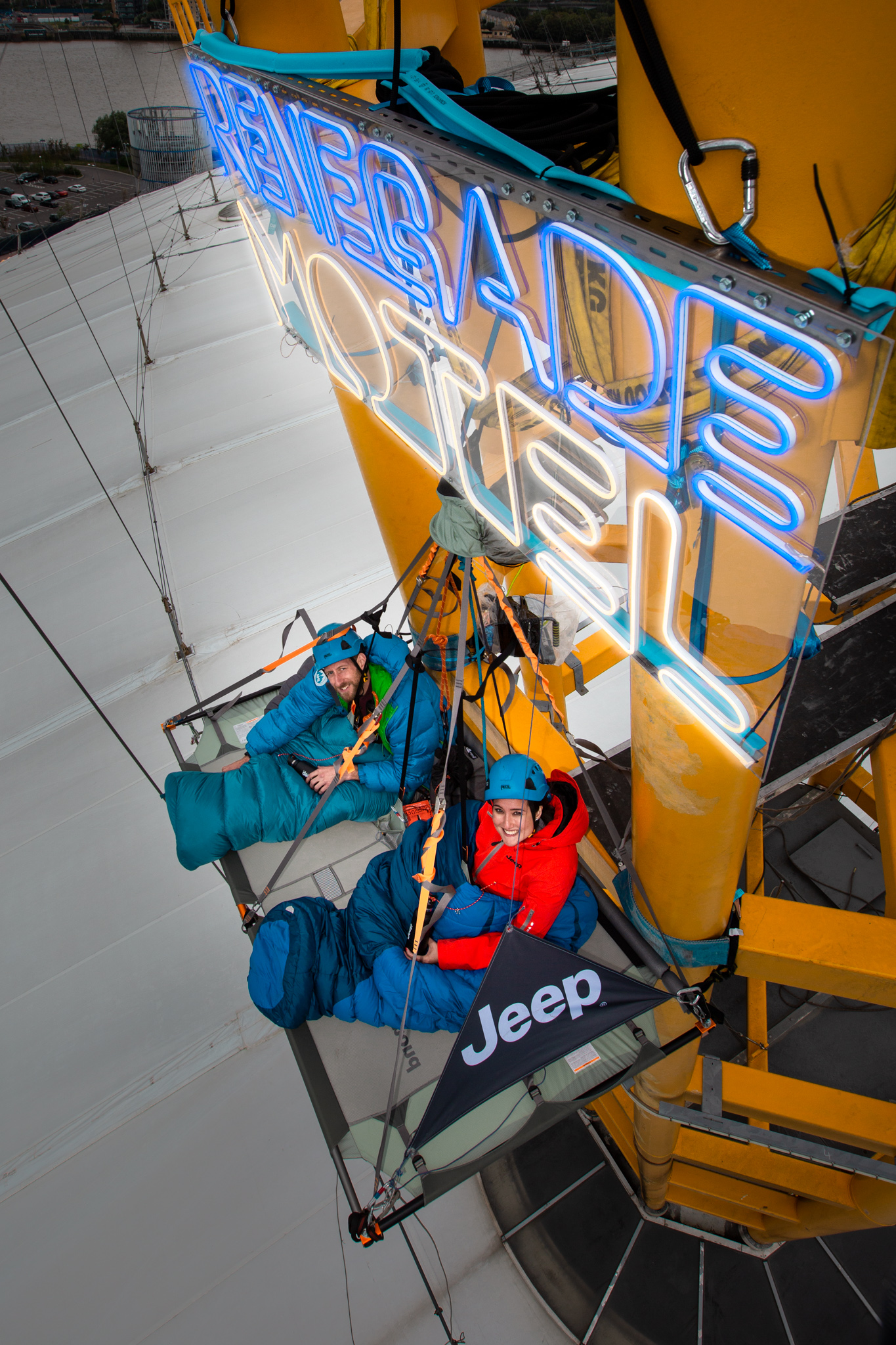 Jeep® UK Launches "Renegade Motel", 250 Feet Above London: - MoparInsiders