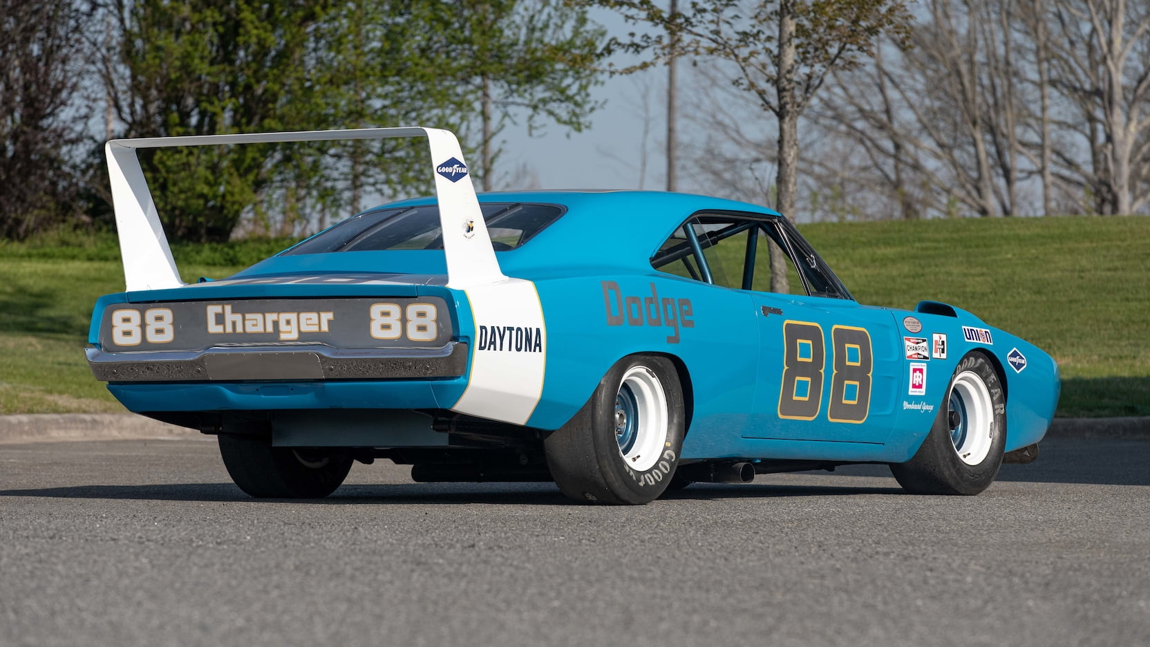 The First 200 MPH Charger Daytona Goes Back To Auction This Month ...
