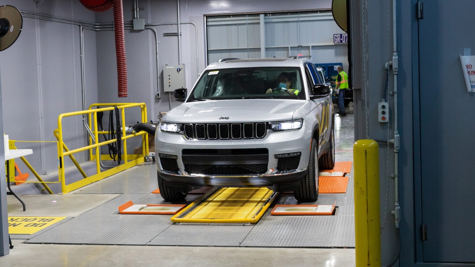 VIDEO: An In-Depth Look Inside The New Detroit Assembly Complex - Mack ...