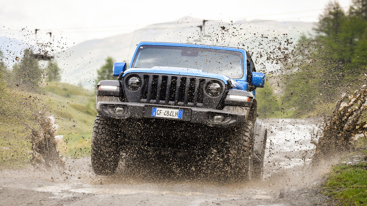 WRANGLER THREE-ROW: Meet The Jeep® Wrangler Overlook Concept ...
