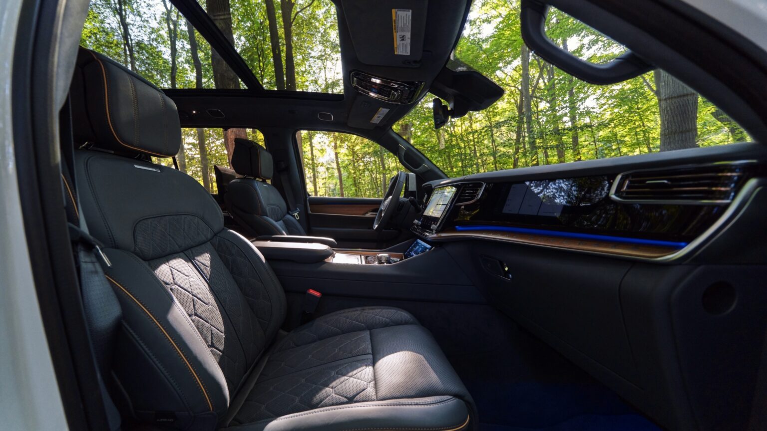 Grand Wagoneer's Front Passenger Display Wins 'Best of What’s New ...