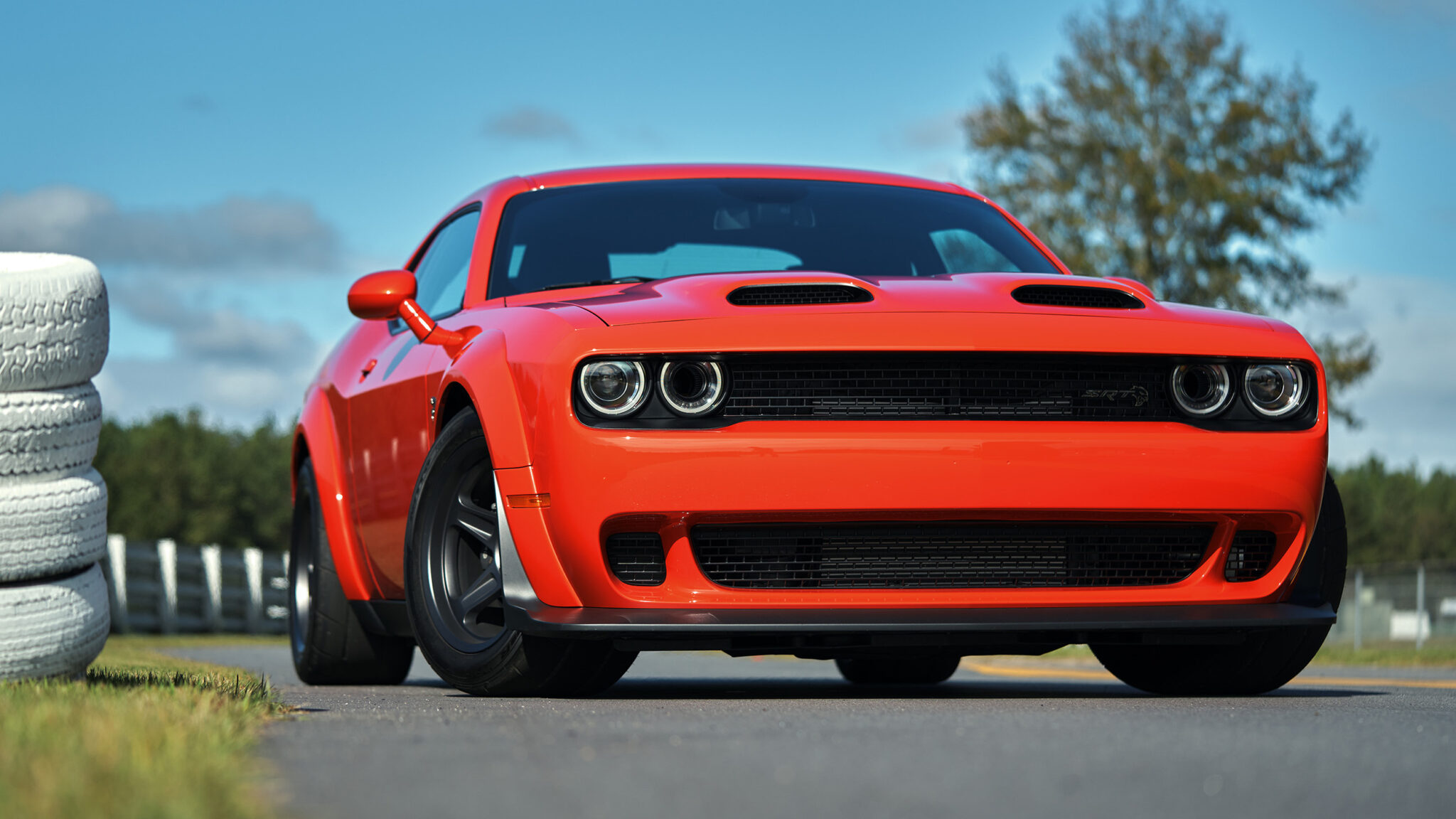 Dodge's "Retro" Challenger Muscle Car Outsells Camaro & Mustang In 2021 ...