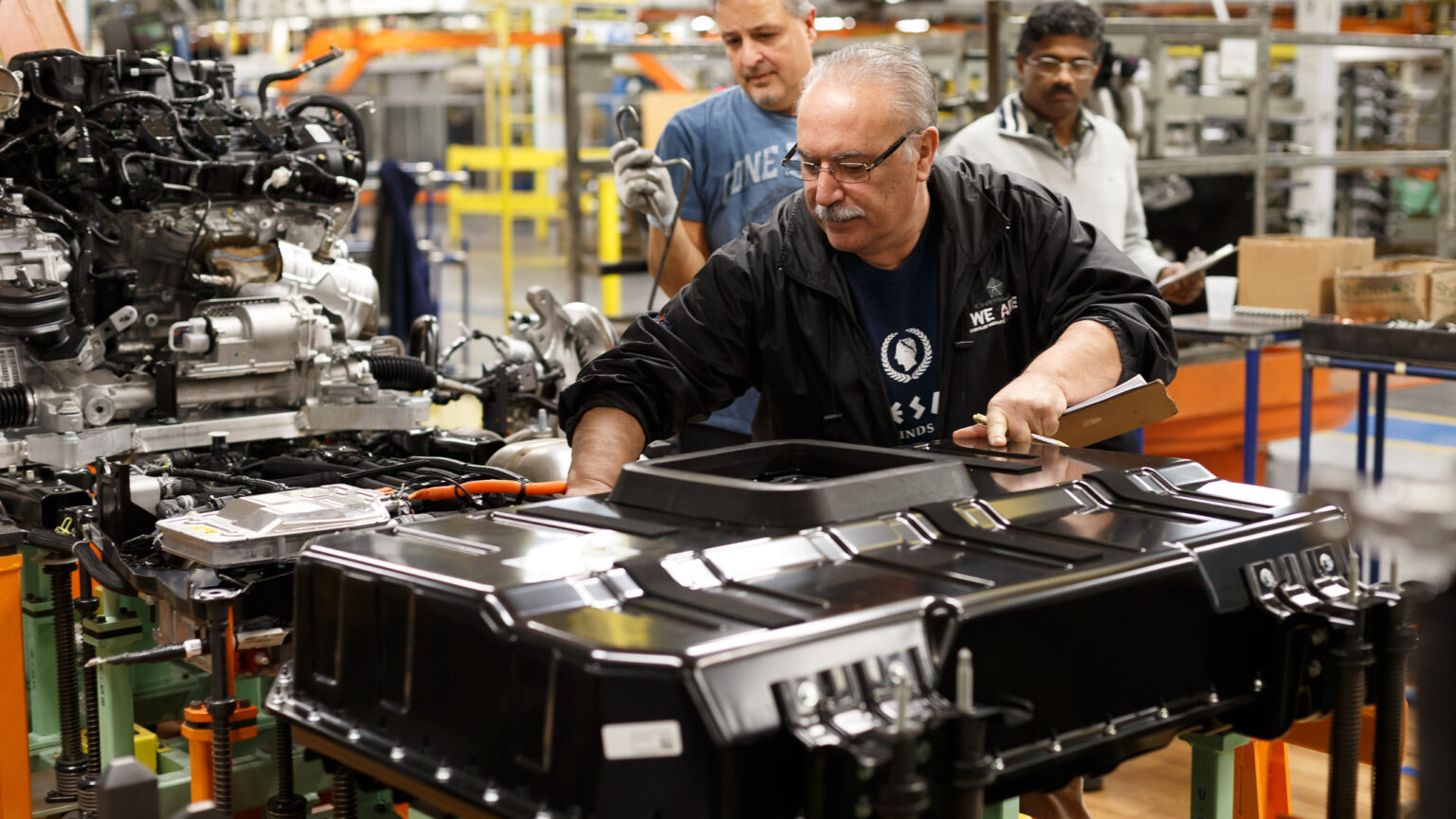 Stellantis Joins Forces With LG Energy Solutions To Make New Battery ...