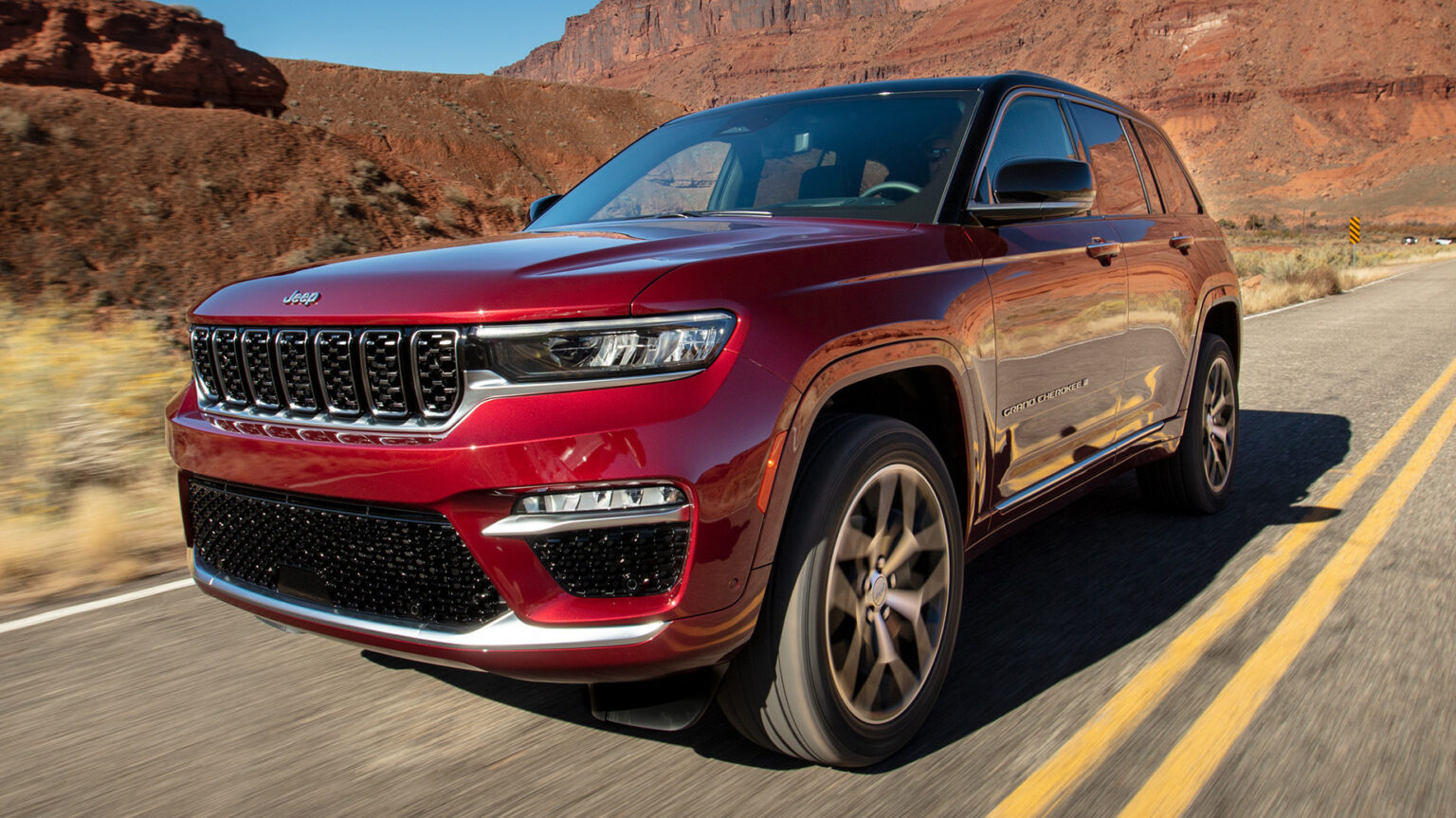 The 2022 Jeep® Grand Cherokee Summit Reserve Goes To Mexico In Two ...