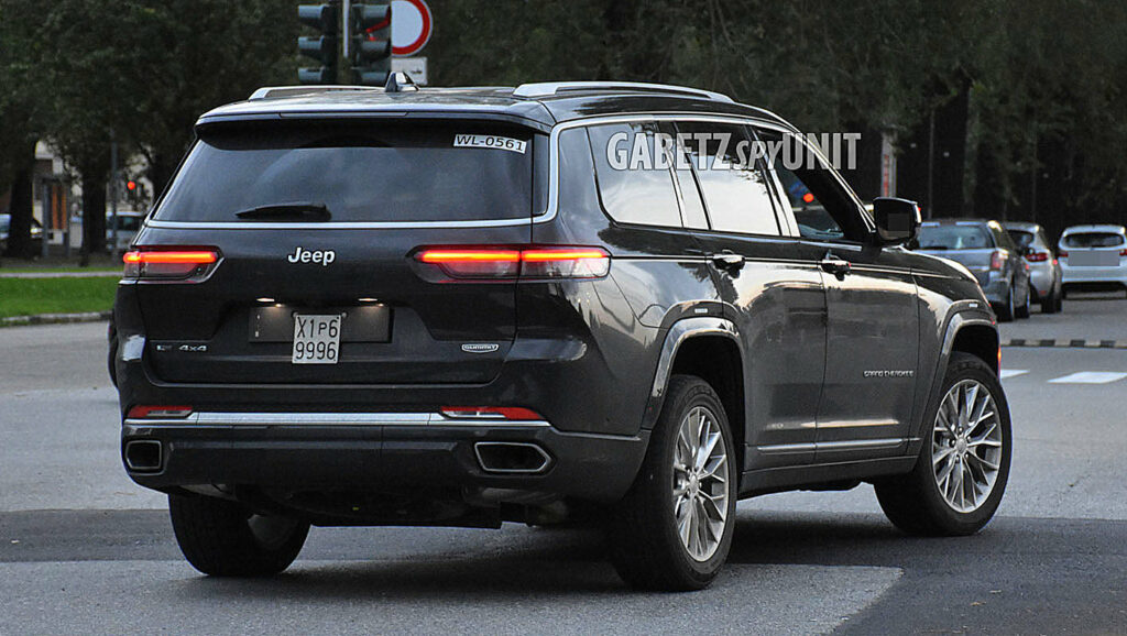 CAUGHT: Right-Hand-Drive (RHD) Jeep® Grand Cherokee L: - MoparInsiders