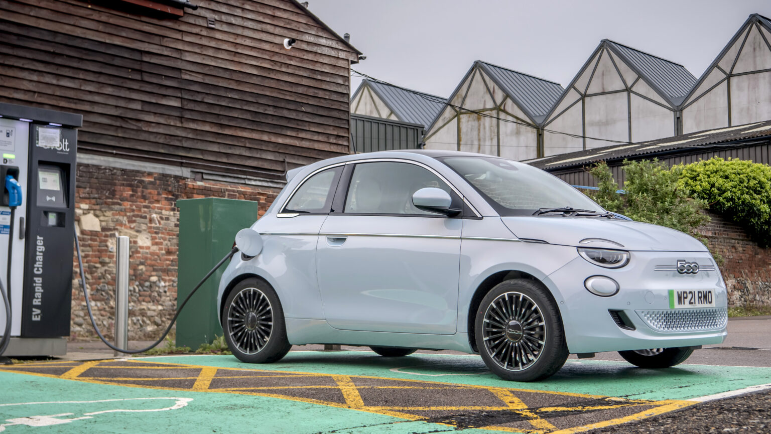 2022 Fiat 500e Wins "Best Urban Electric Car" At The 2022 DrivingElectrics Awards! - MoparInsiders