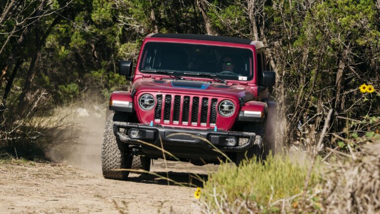 WRANGLER THREE-ROW: Meet The Jeep® Wrangler Overlook Concept ...
