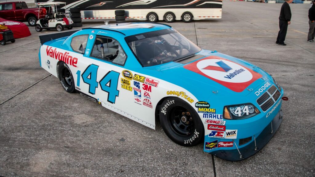 This Retro-Themed 2009 Dodge Charger NASCAR Cup Car Went Unsold At ...