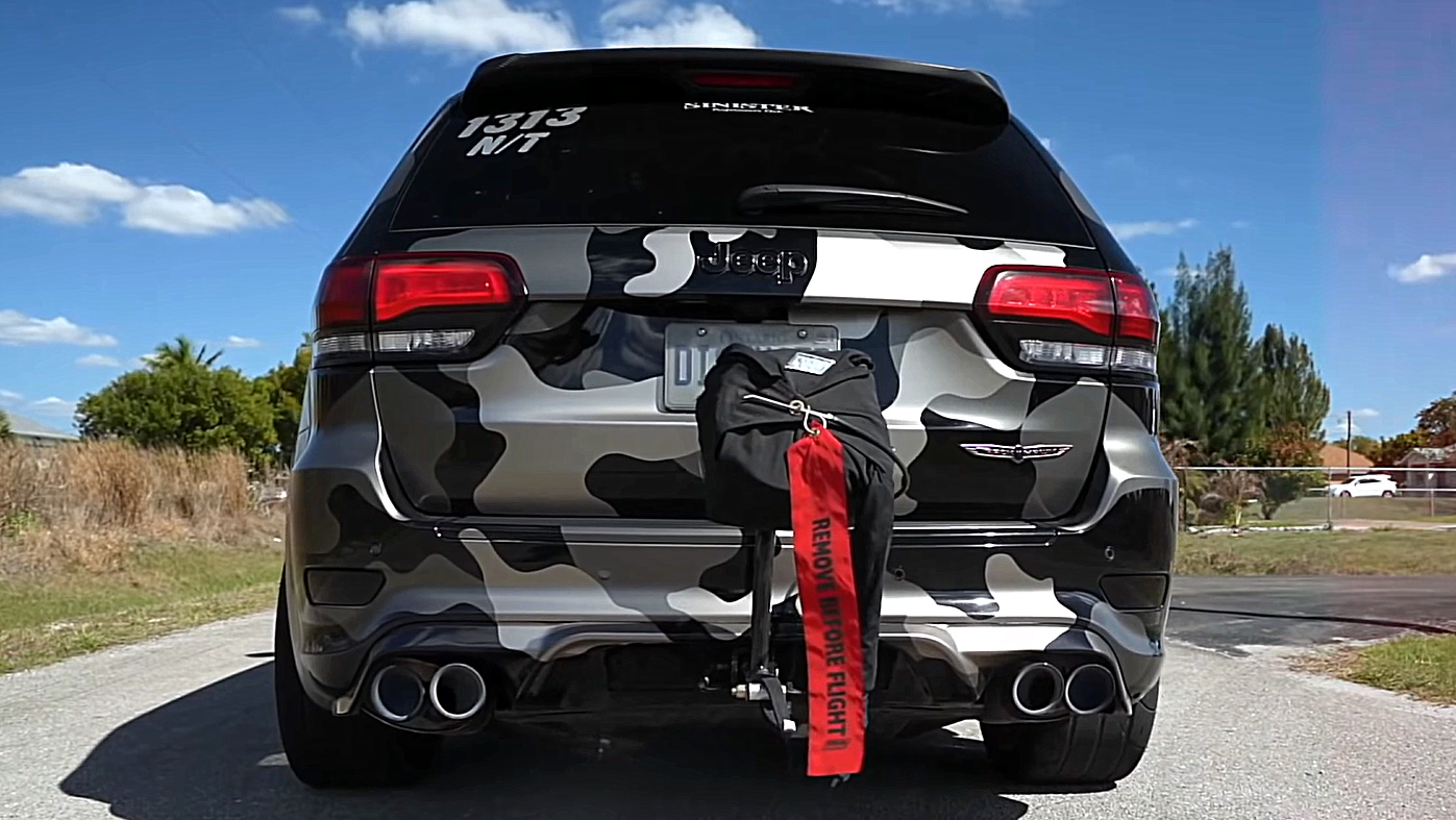 WATCH: This Jeep® Grand Cherokee Trackhawk Makes 1,300 Horsepower To ...