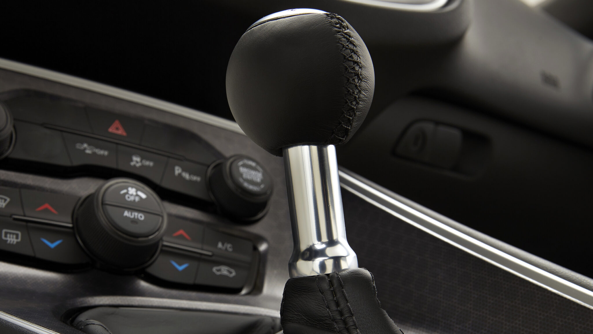 THE MANUAL IS BACK: 6-Speed Returns To 2023 Dodge Challenger SRT ...