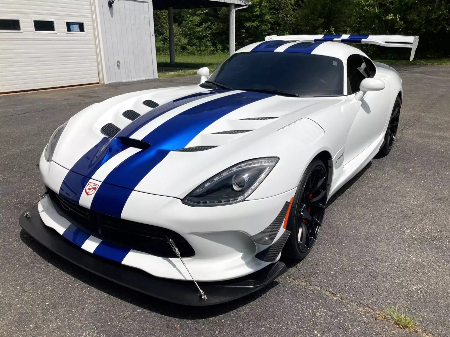 This 2017 Dodge Viper GTS-R Commemorative Edition ACR Goes For $301,000 ...