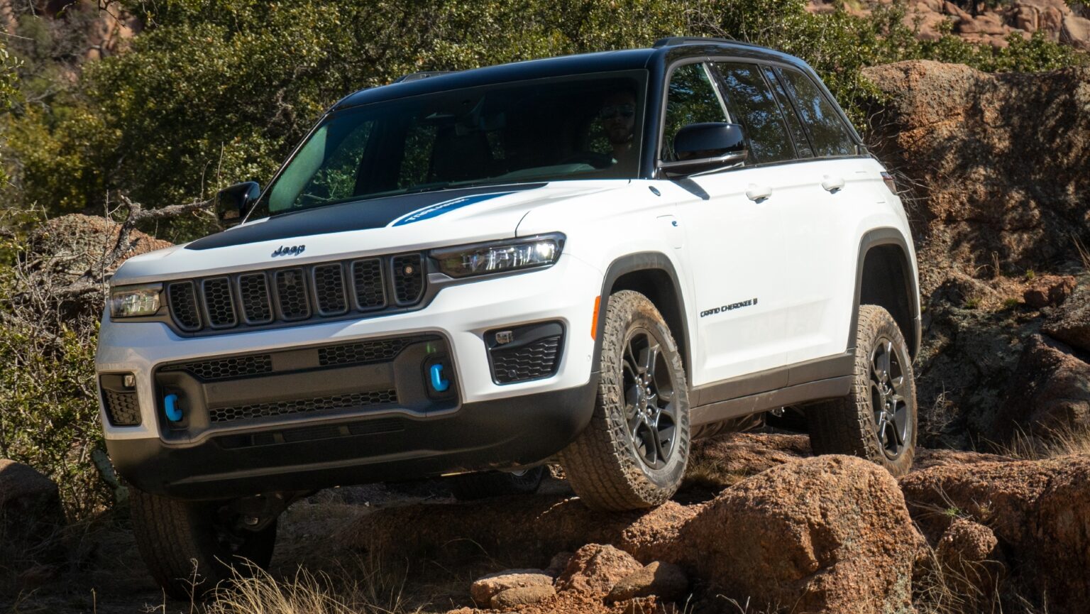 Stellantis Introduces Jeep® Wagoneer L for Enforcement Fleets ...