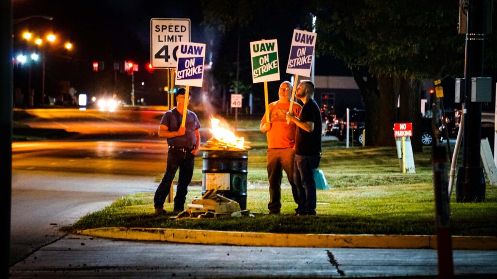 UAW Strike Looms Against Detroit's Big-3 Automakers - MoparInsiders
