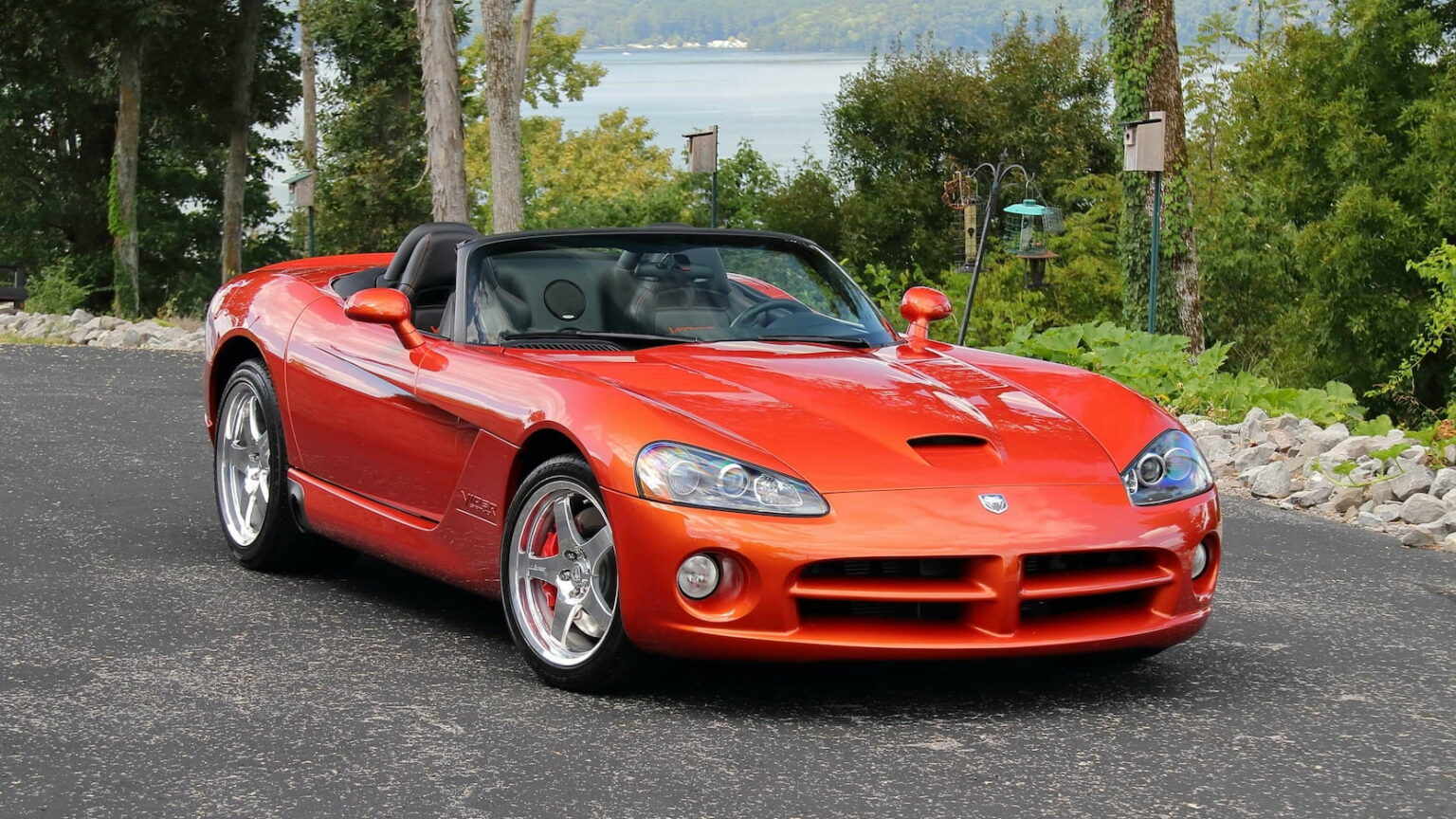 AUCTION: 4,100-Mile 2005 Dodge Viper SRT-10 Copperhead Edition ...