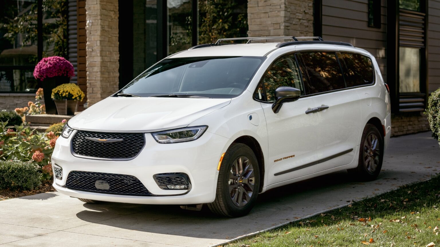 2025 Chrysler Pacifica FAV Edition: Built for Family Adventures ...
