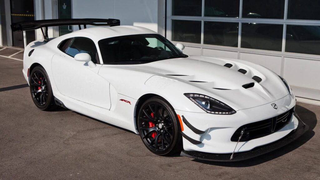 AUCTION: 15-Mile 2017 Dodge Viper ACR Extreme In Viper White ...