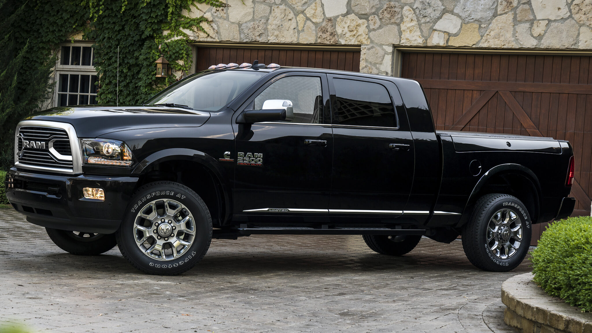 Stellantis CEO Confirms Ram 1500 Range Electric Paradigm Breaker (REPB ...