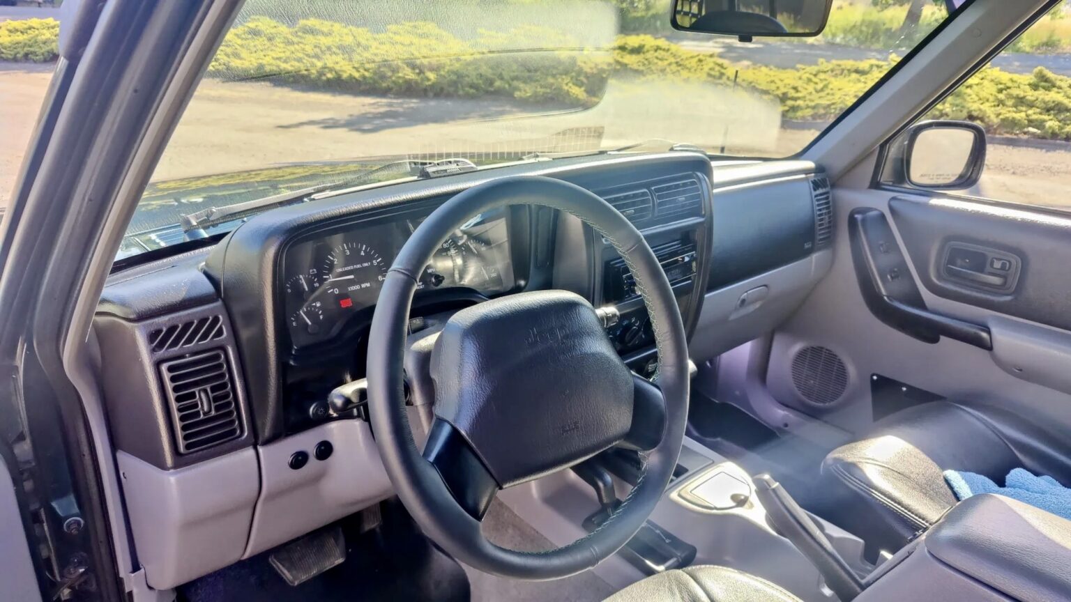 AUCTION: Modified 1998 Jeep® Cherokee Sport 4×4