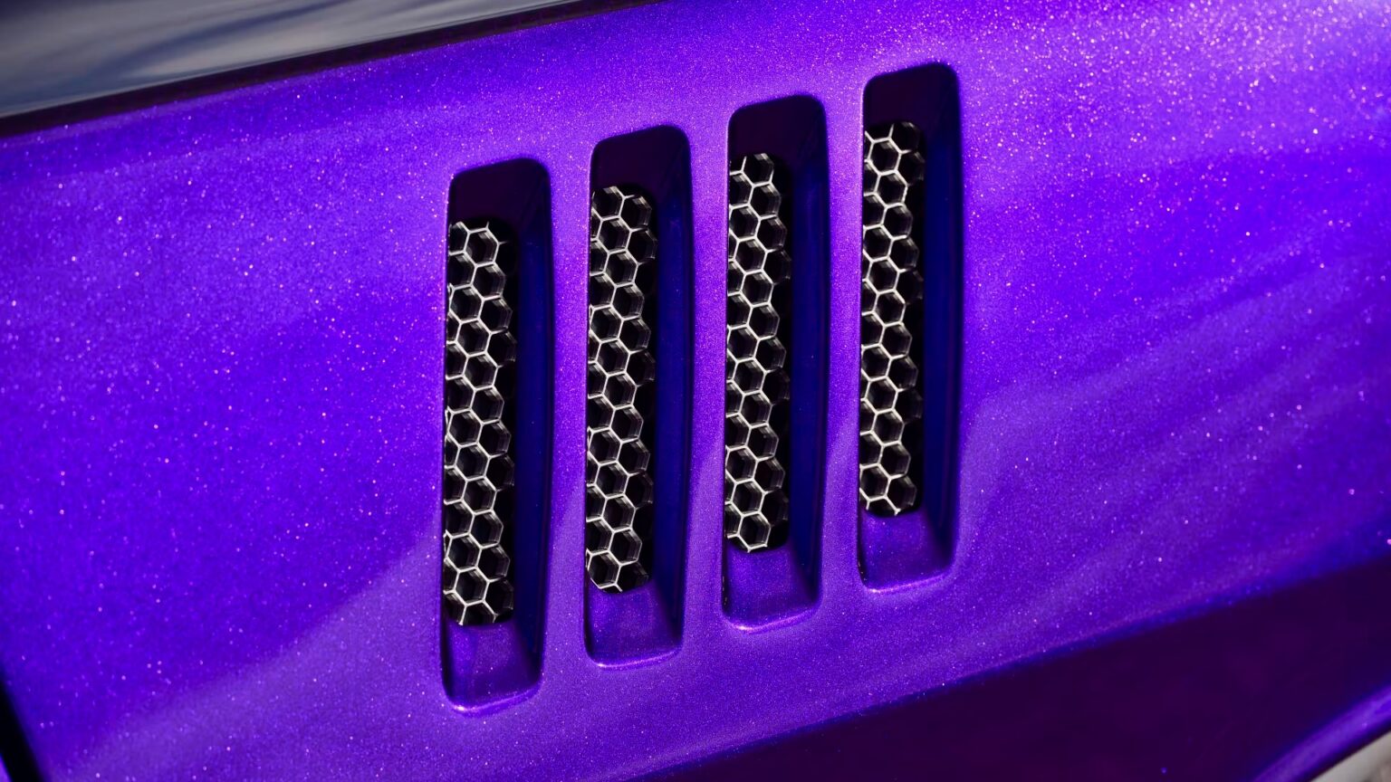 Check Out This Custom Carbon-Fiber-Bodied Cuda Hellcat Redeye ...