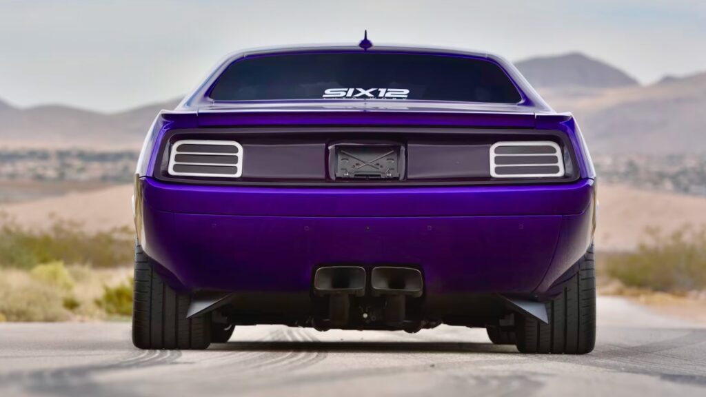 Check Out This Custom Carbon-Fiber-Bodied Cuda Hellcat Redeye ...