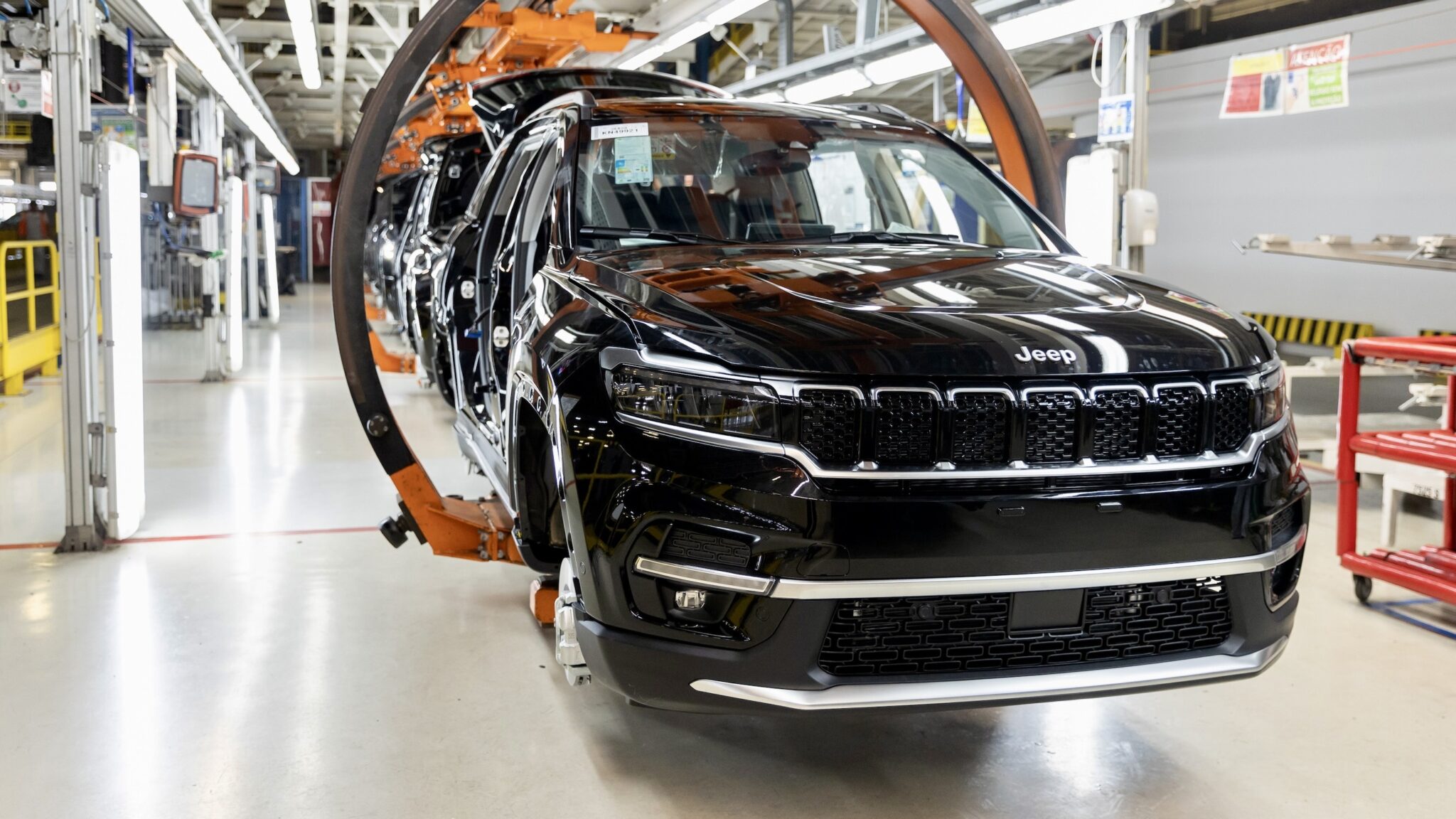 Stellantis Starts Exporting Jeep® Commander To The Middle East ...