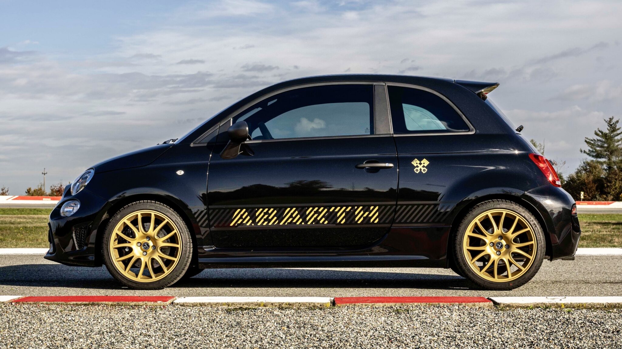 Abarth 695 75° Anniversario Edition Pays Tribute To T-Jet Engine - MoparInsiders
