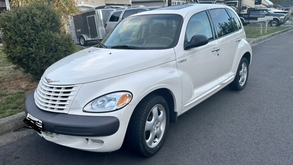 This 903-Mile 2001 Chrysler PT Cruiser Recently Sold For $16,000 ...