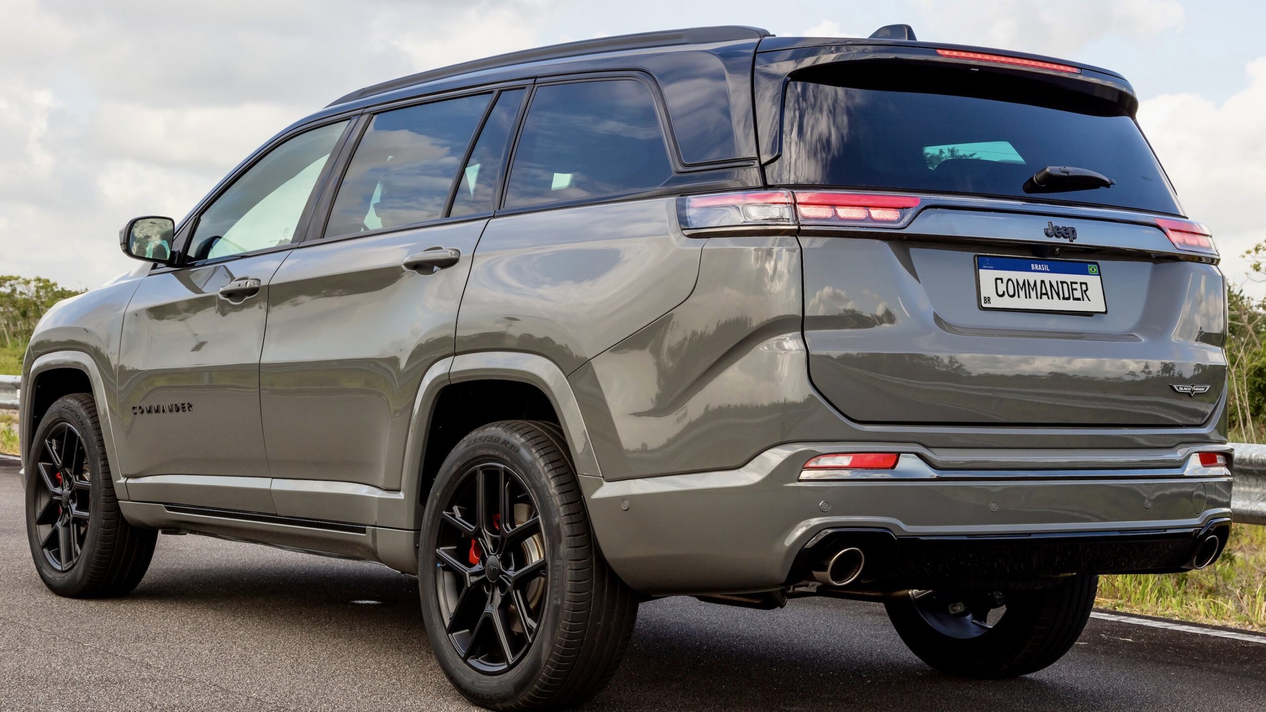Jeep® Brazil Reveals 2025 Commander Blackhawk 4x4 - MoparInsiders