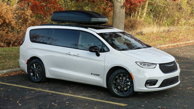 2025 Chrysler Pacifica FAV Edition: Built for Family Adventures ...