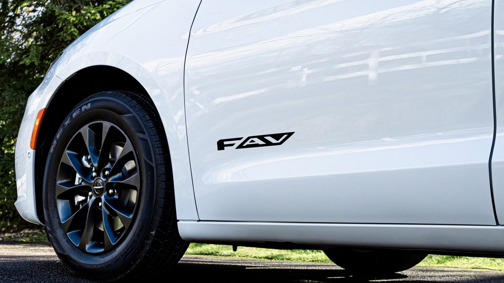 2025 Chrysler Pacifica FAV Edition: Built for Family Adventures ...