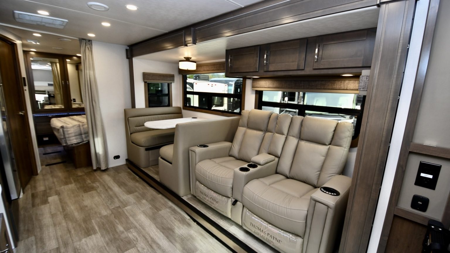 Meet The 2025 Dynamax Isata 5 30FW EXTREME - MoparInsiders