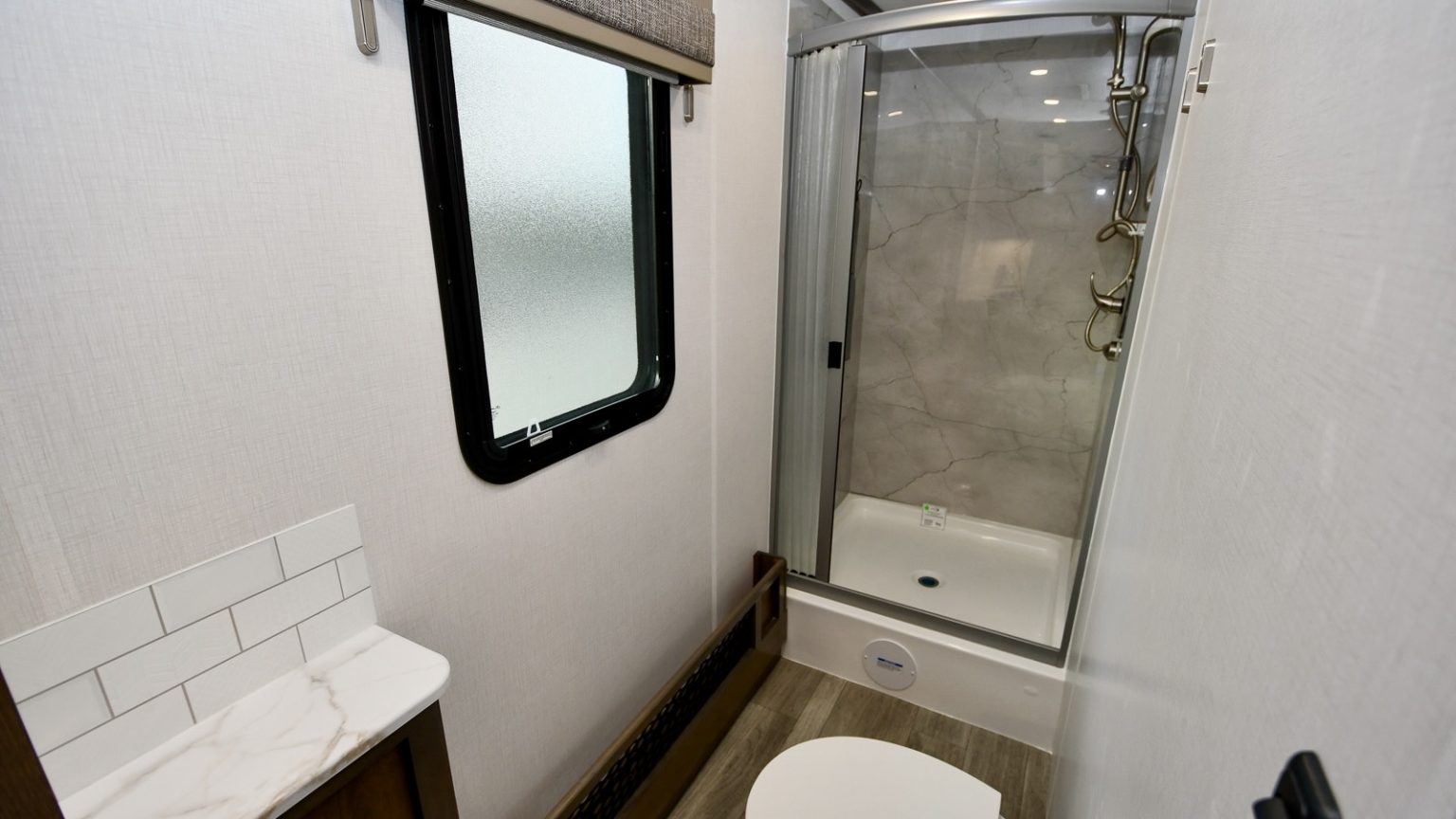 Meet The 2025 Dynamax Isata 5 30FW EXTREME - MoparInsiders