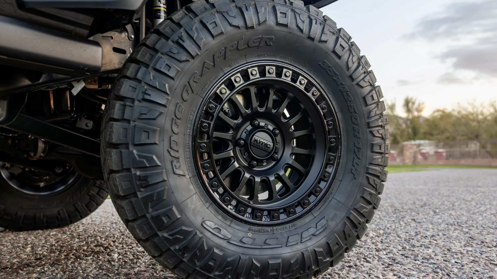 AMW4x4 Offers 392 HEMI® Gladiator AMW392 Adventure Series - MoparInsiders