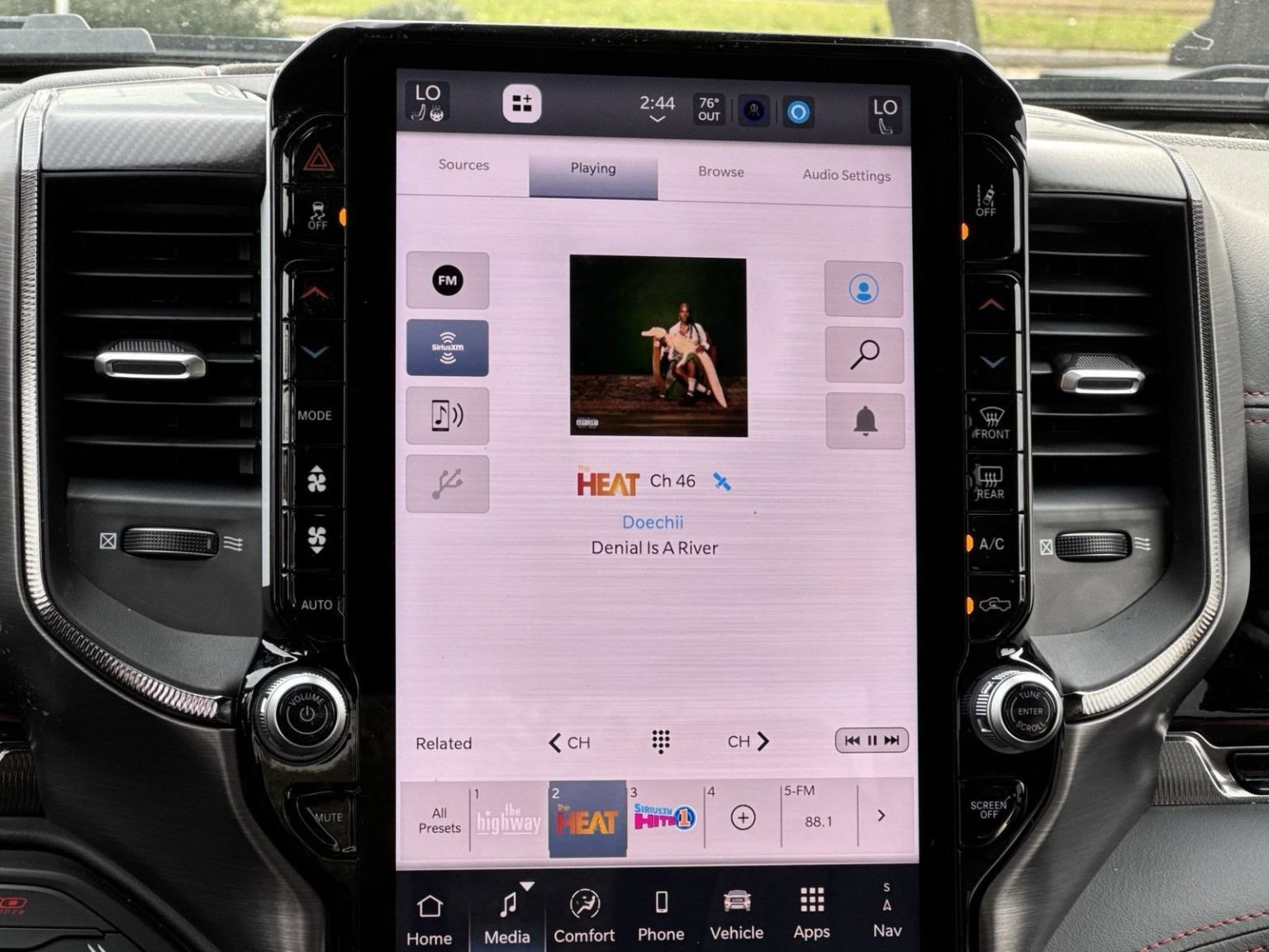 Ram’s 14.5-Inch Uconnect 5 Screen: Bigger Isn’t Always Better - MoparInsiders