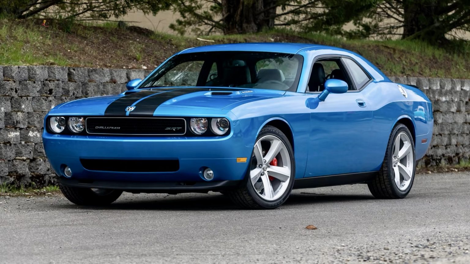 B5 Blue Returns To The 2026 Dodge Durango Lineup - MoparInsiders